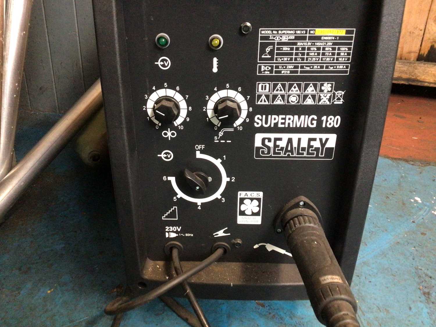 Lot 69 - Sealey Supermig 180 welding machine, with gas