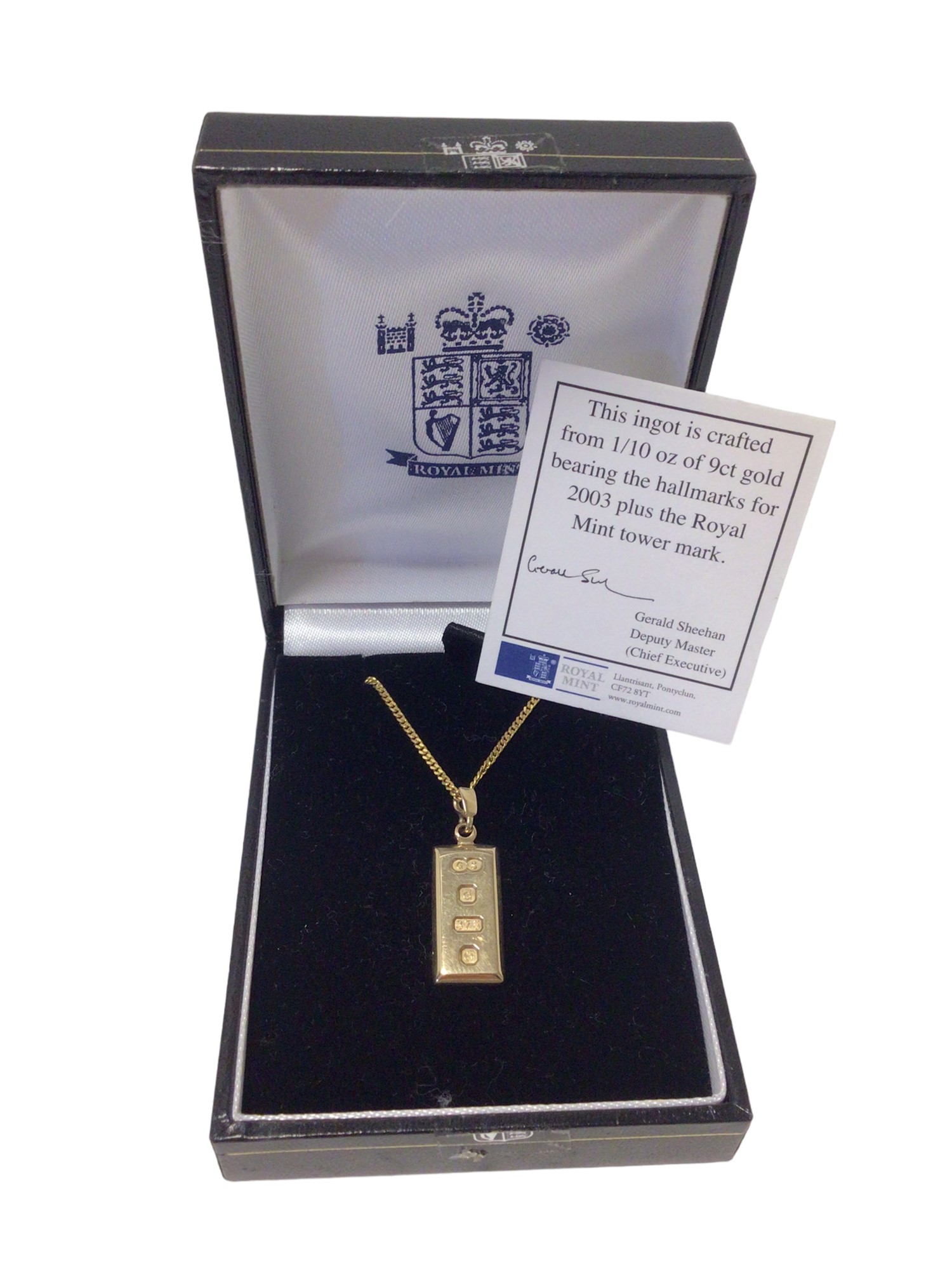 Lot 75 - Royal Mint 9ct gold ingot pendant on 9ct gold