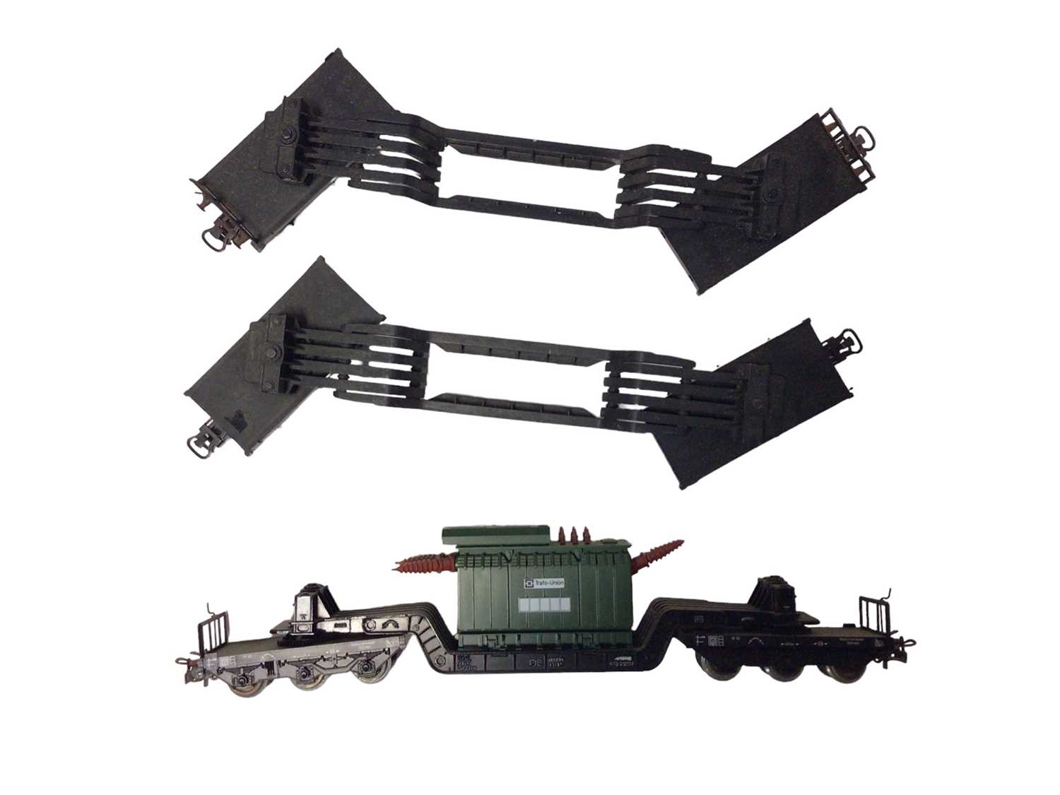 Lot 1857 - Marklin HO gauge DB blue & cream carriages