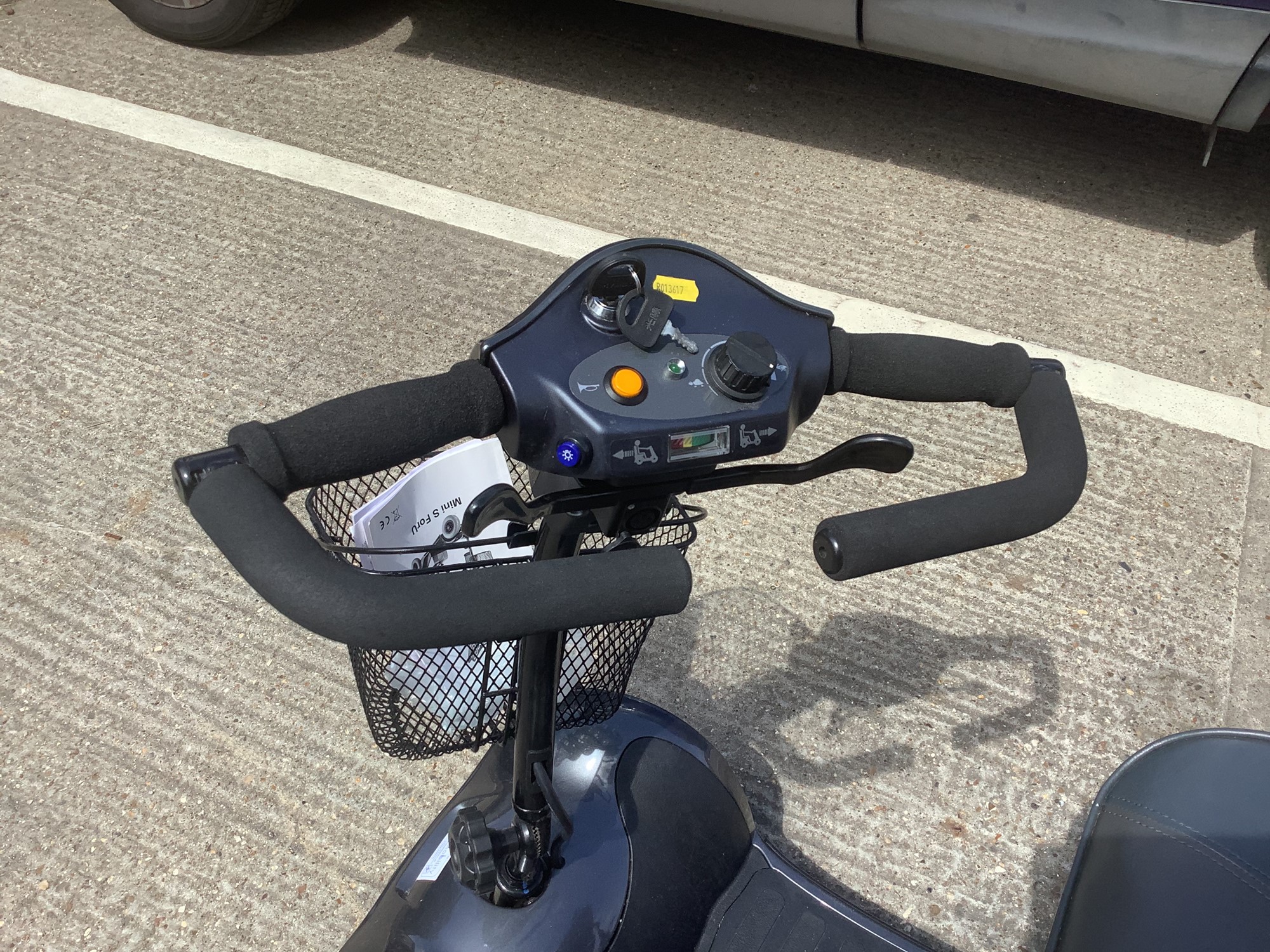 Lot 9 - Kymco Mini S ForU mobility scooter (no