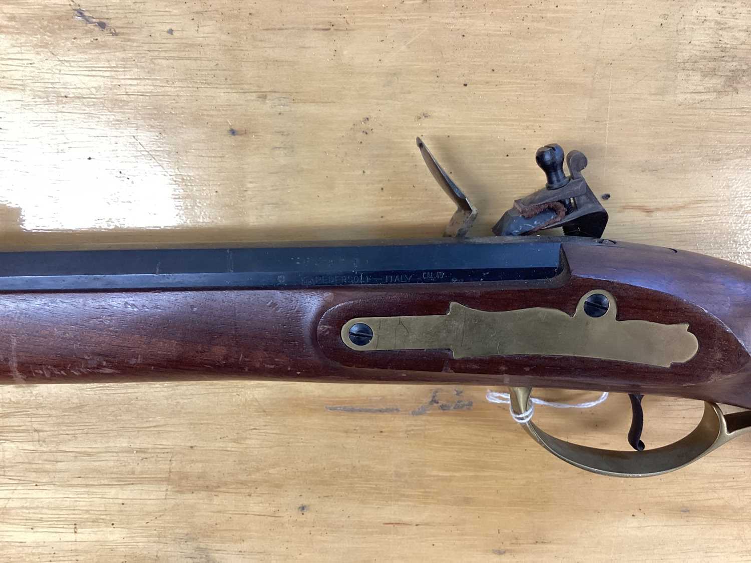 Lot 976 - Reproduction Flintlock Kentucky rifle with