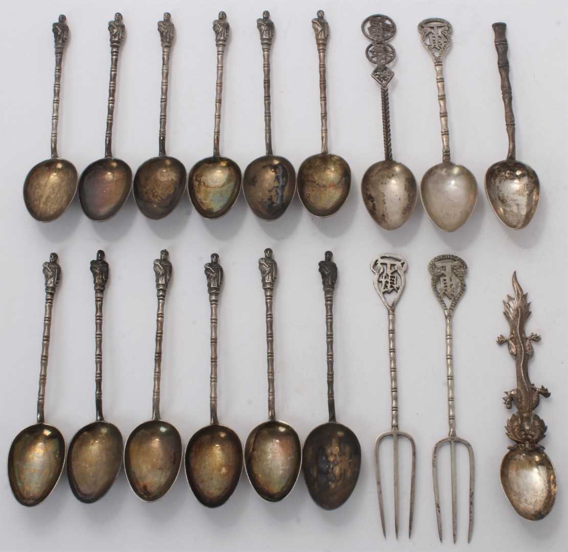 Lot 471 - Set of twelve Chinese silver tea spoons, and