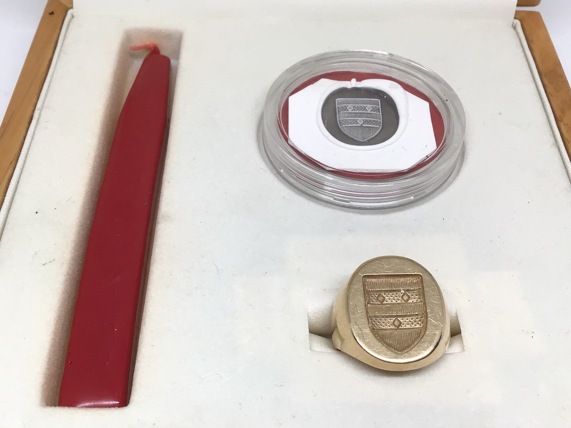 Lot 175 - Charles Green 9ct gold signet ring wax seal