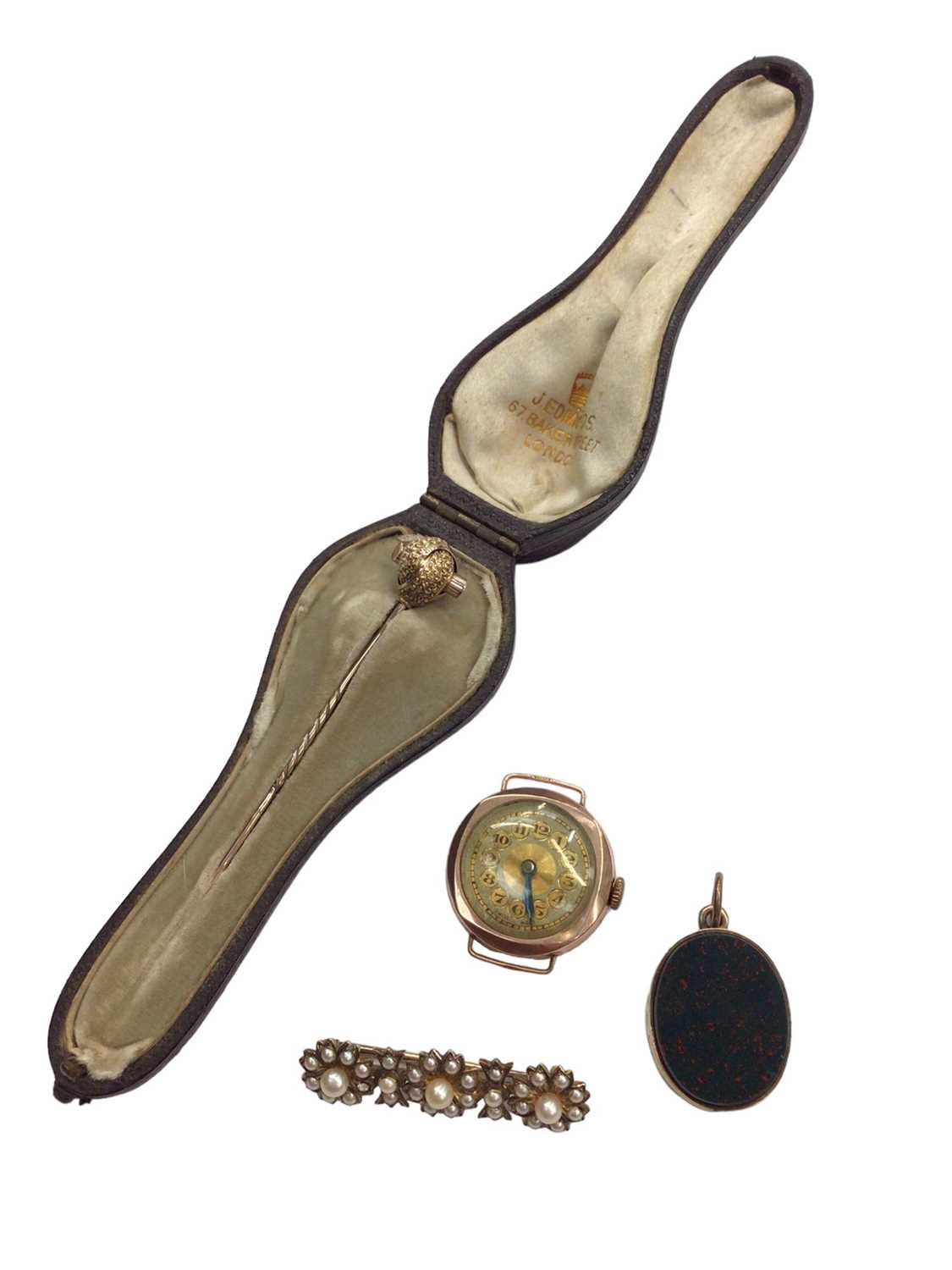 Lot 1014 - Edwardian seed pearl triple flower head