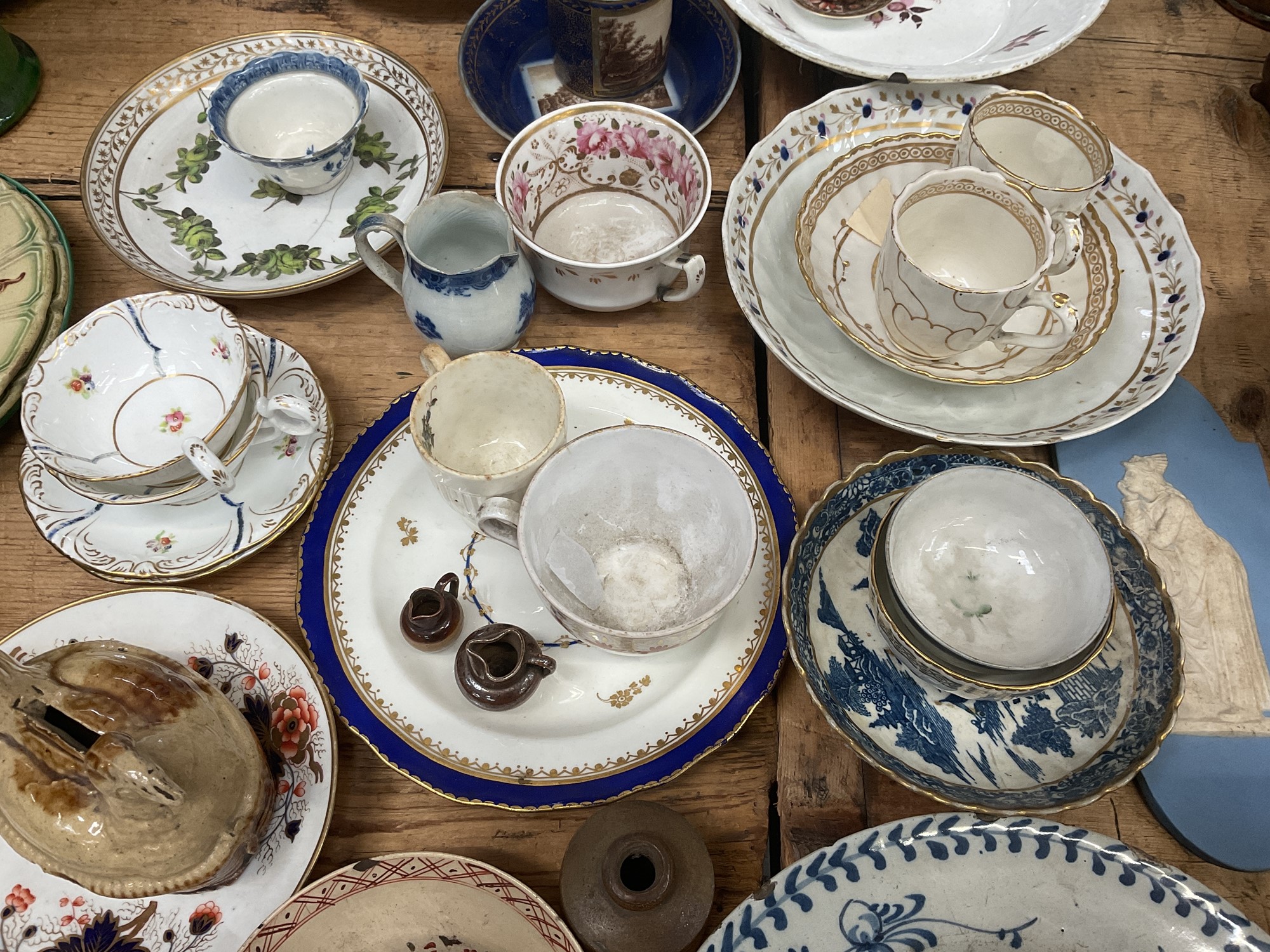 Lot 75 - 18th / 19th century English ceramics