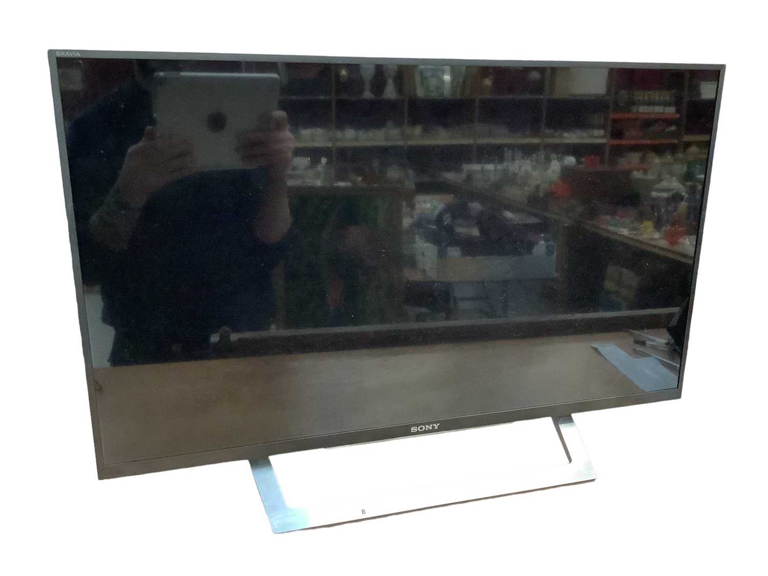 Lot 8 - 32" Sony Bravia TV (No remote control)