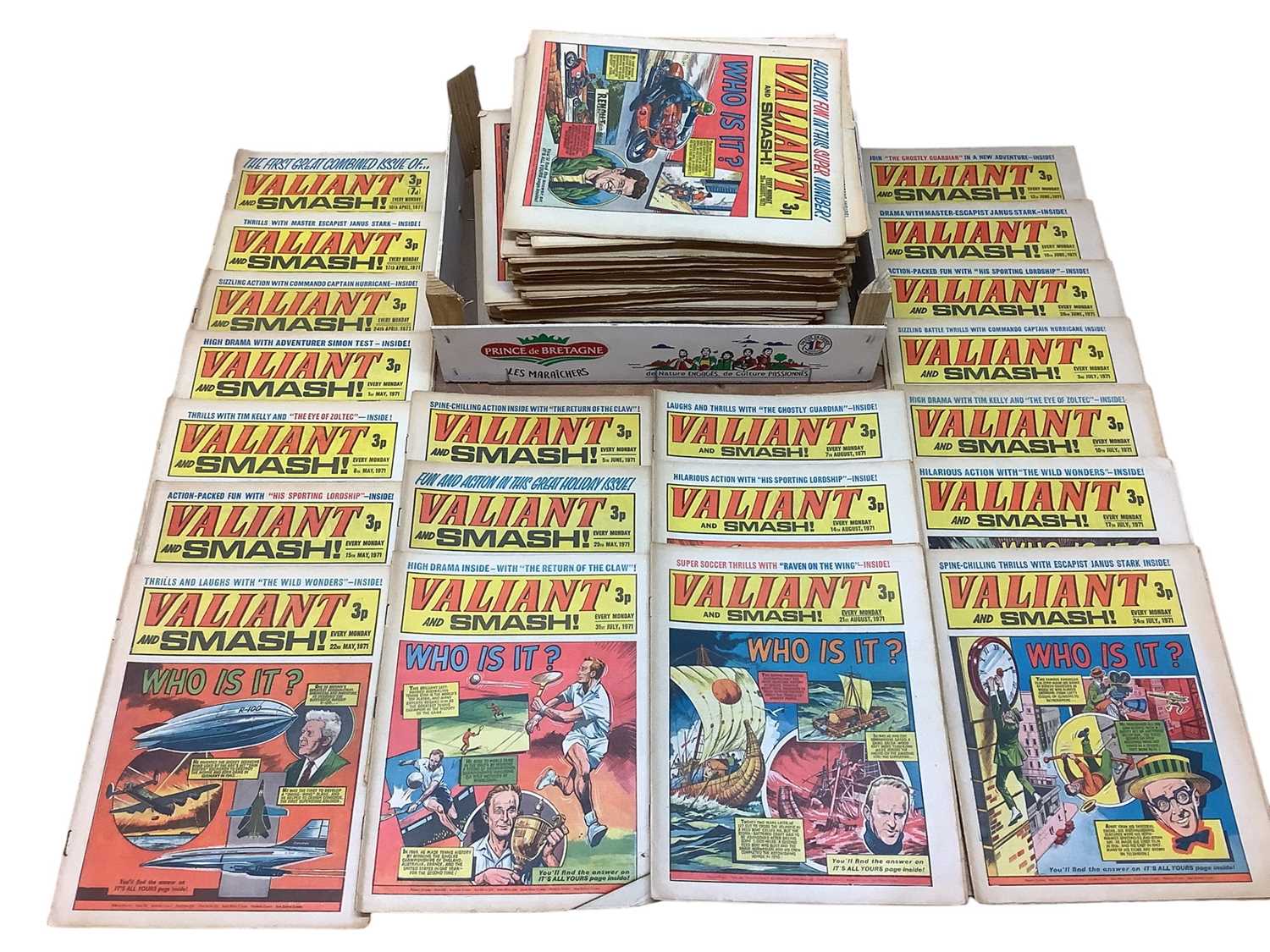 Lot 105 - Large collection of Valiant weekly magazines