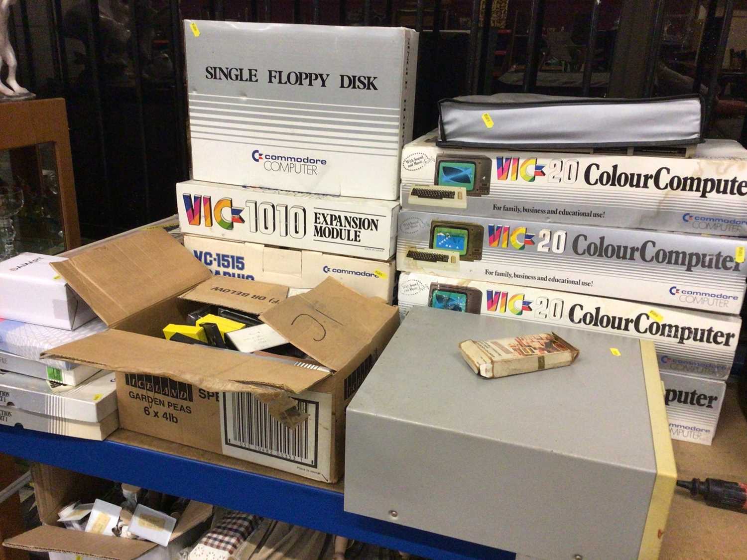 Lot 186 - Collection of Commodore Computer parts,