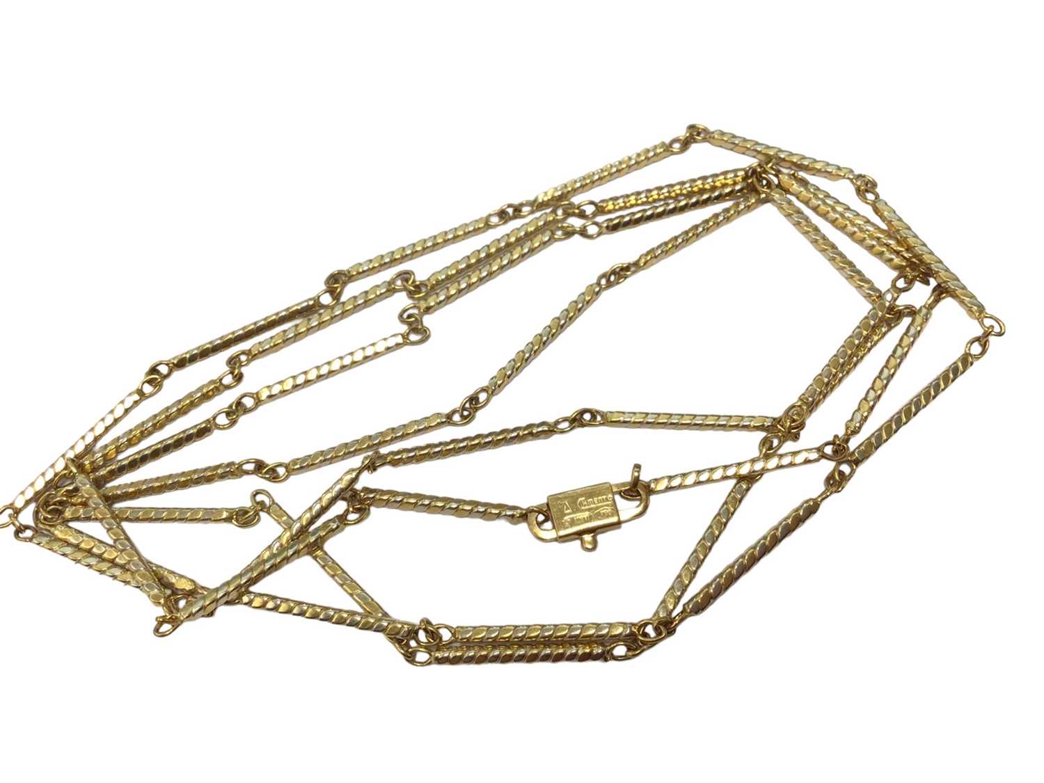 Lot 8 - Italian 18ct gold 'Chimento' bar link chain