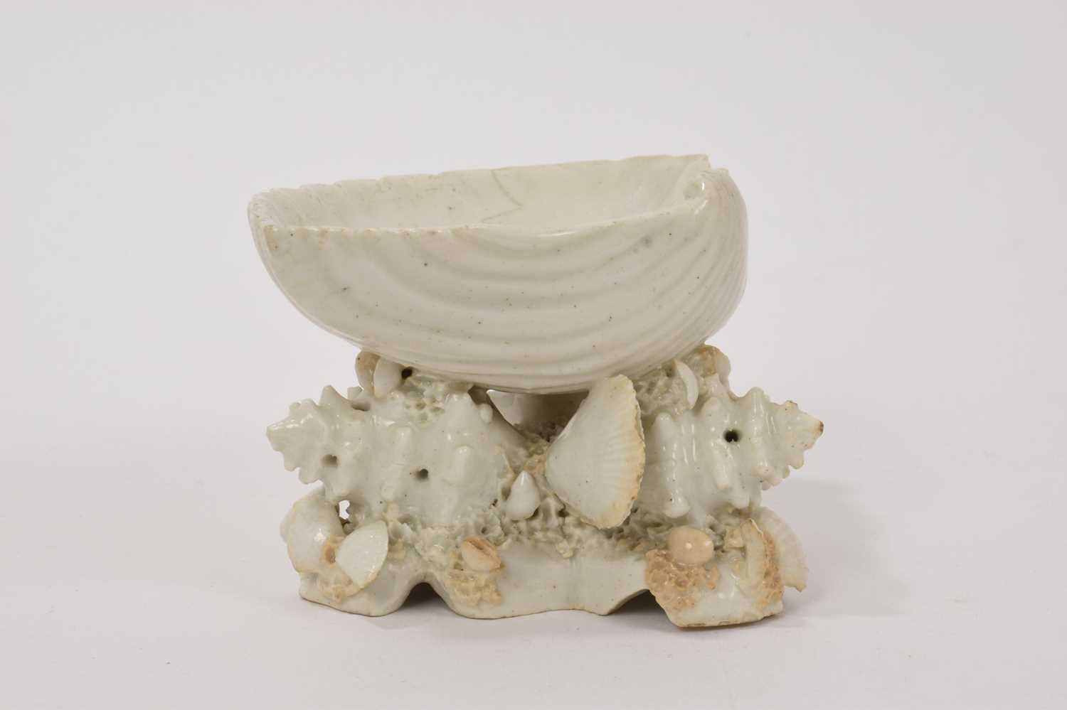Lot 31 - 18th century Bow salt cellar