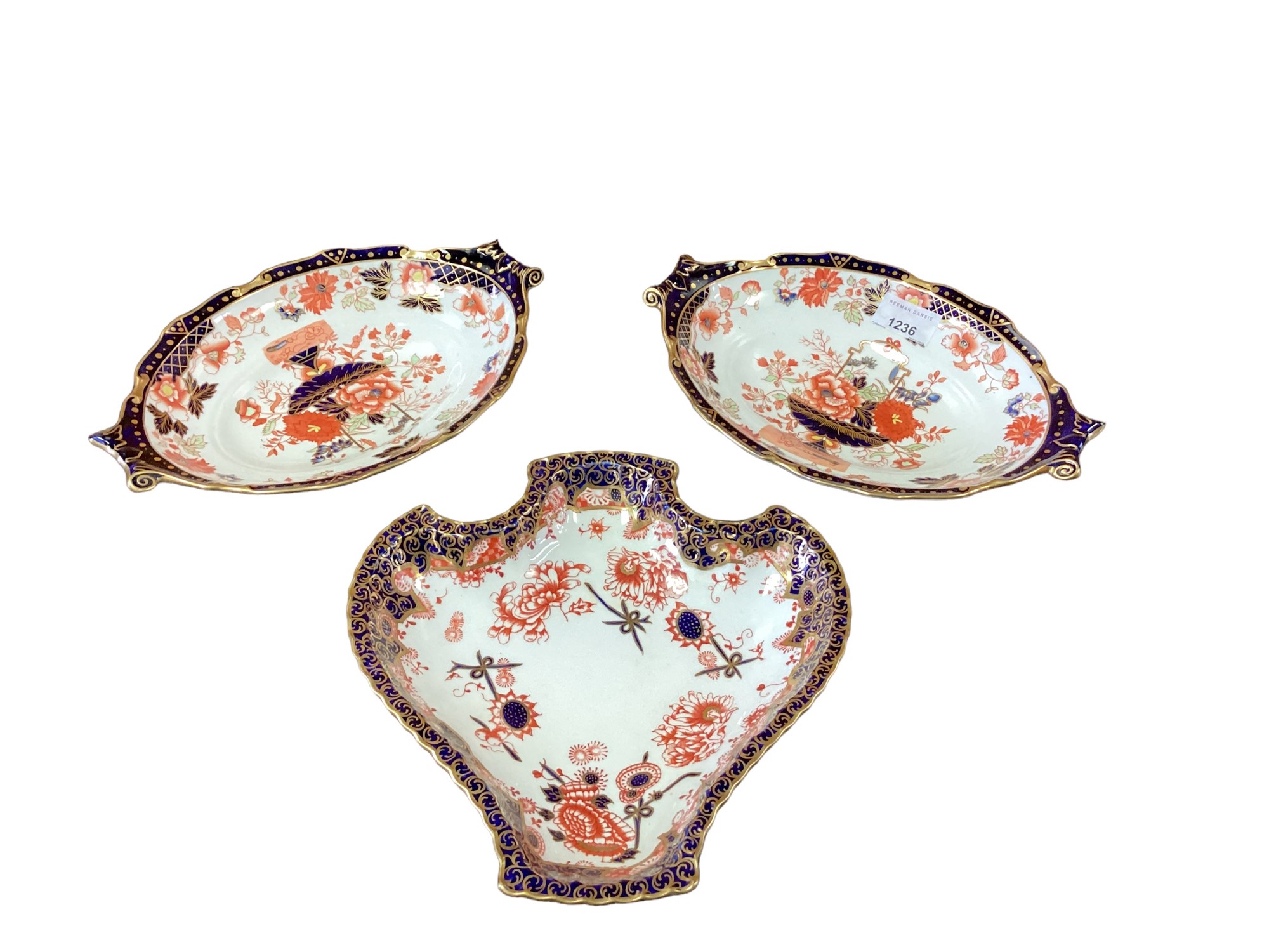 Lot 1236 - Royal Crown Derby Imari pattern dinner