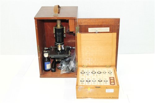 Lot 3588 - Vintage microscope, by Busch Rathenow, no.