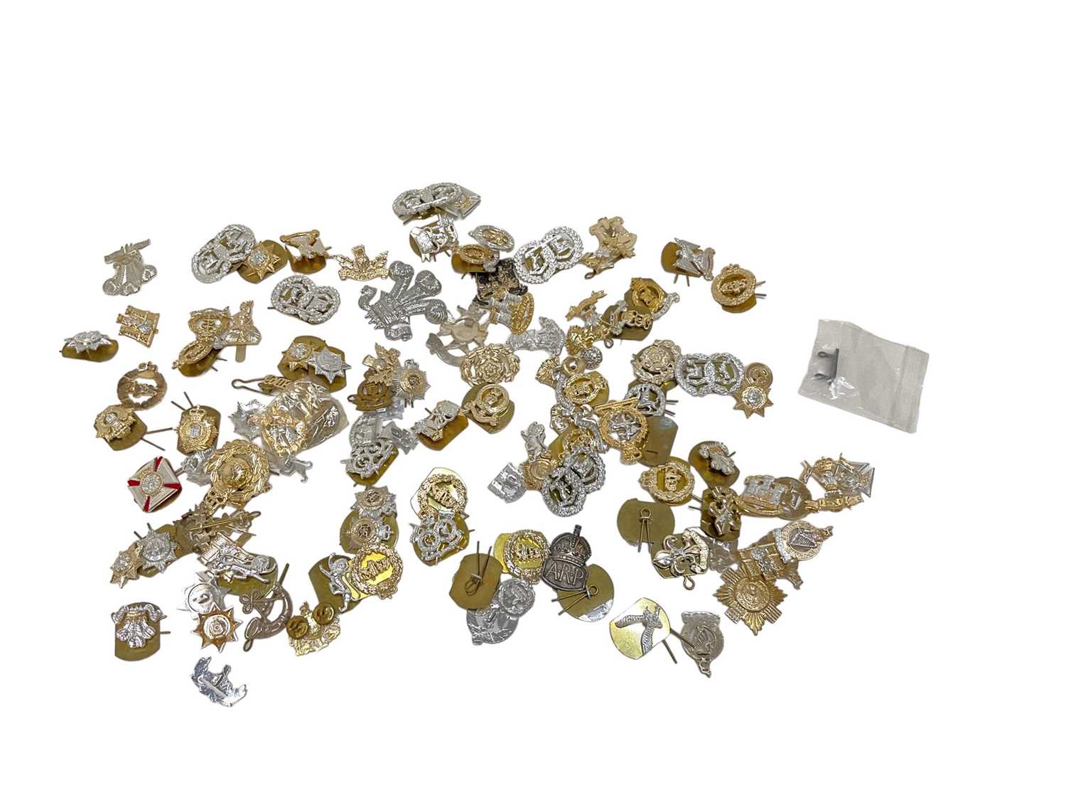 Lot 775 - Collection of British military staybrite cap