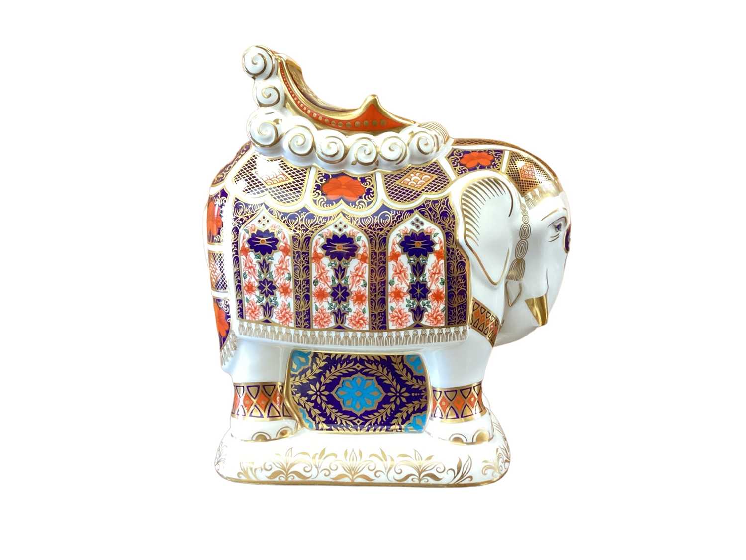 Lot 1105 - Large Royal Crown Derby elephant