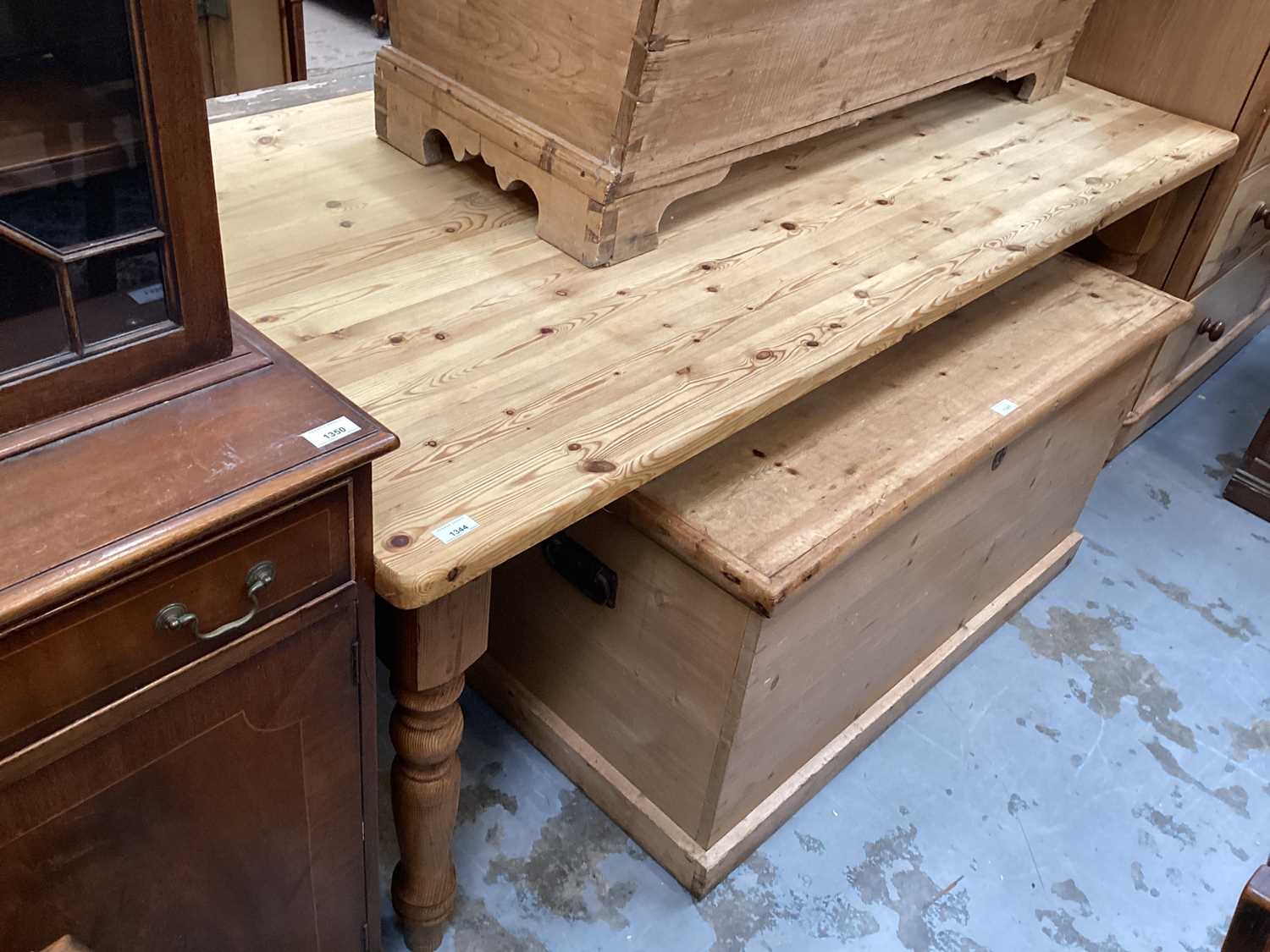 Lot 1344 - Modern pine kitchen table on turned legs