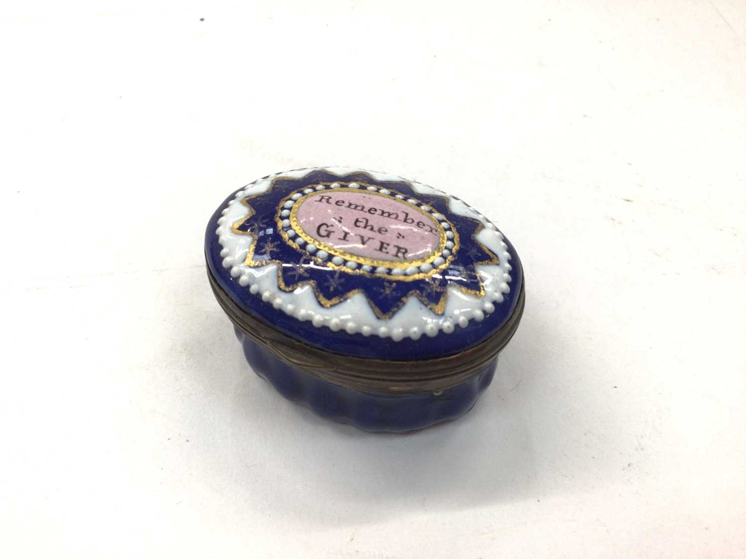 Lot 370 - 18th century Bilston enamel patch box with