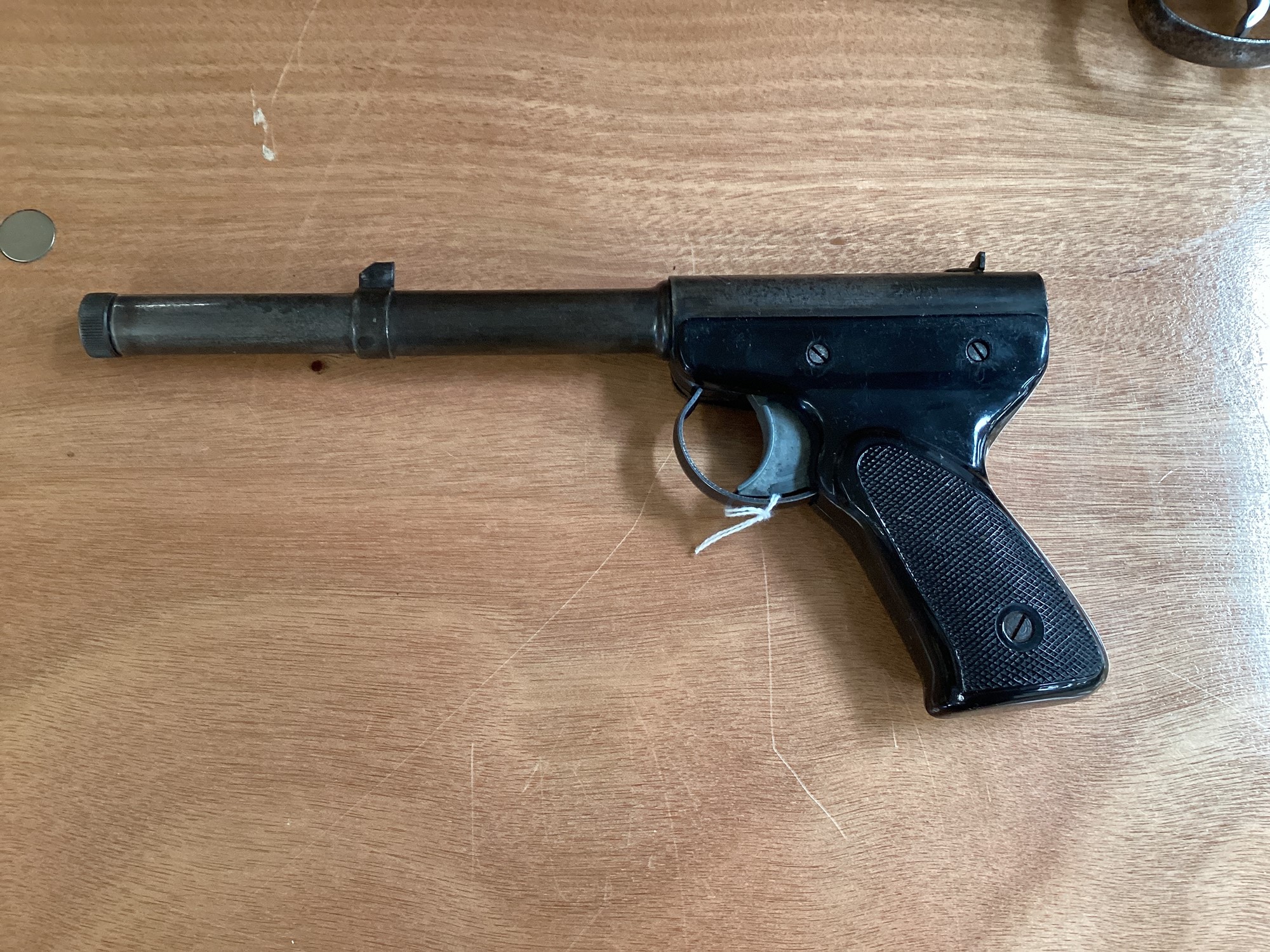 Lot 1005 - Vintage Diana Mod.2 air pistol and a Diana