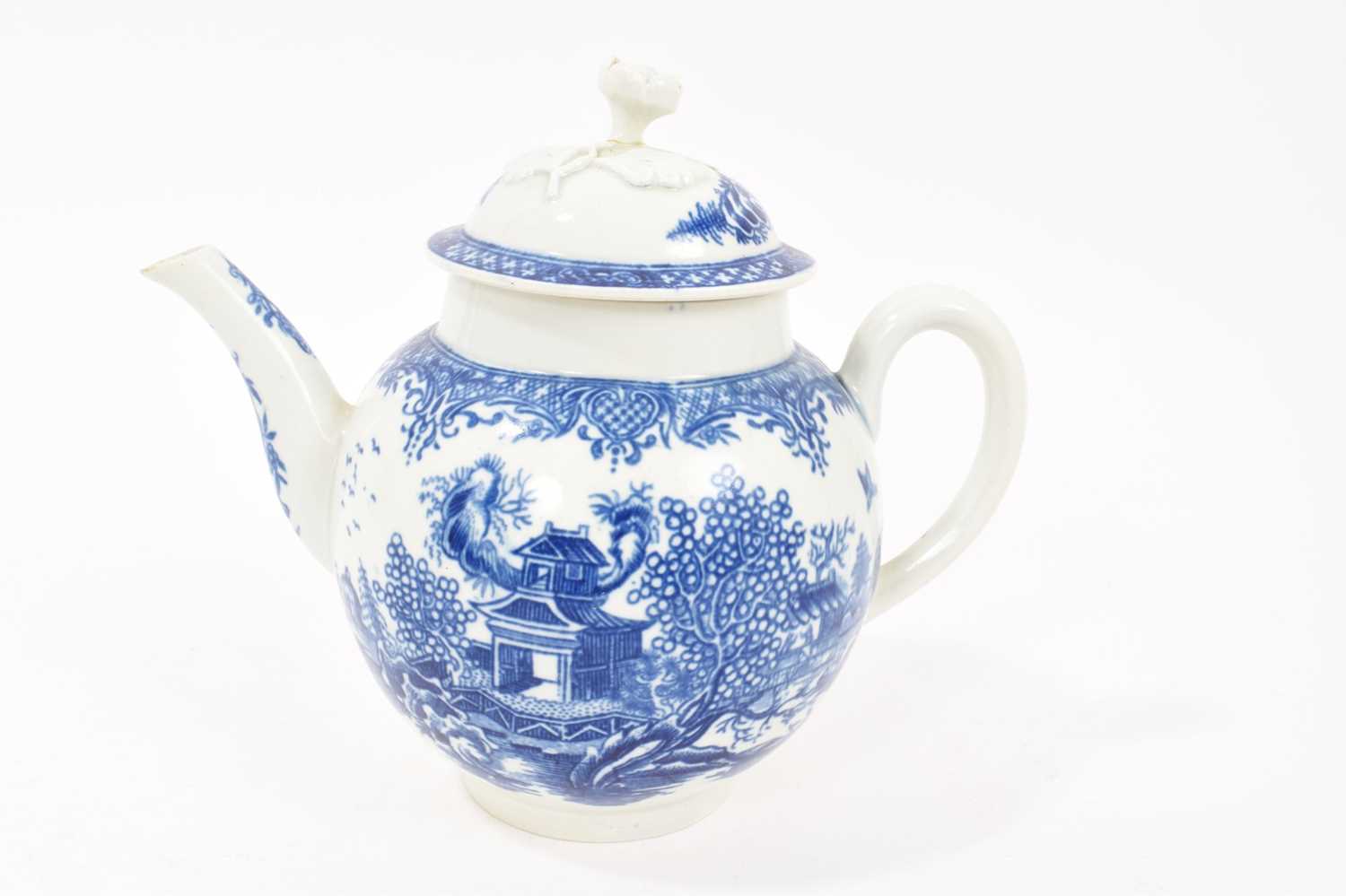 Lot 226 - Worcester/Caughley teapot and cover
