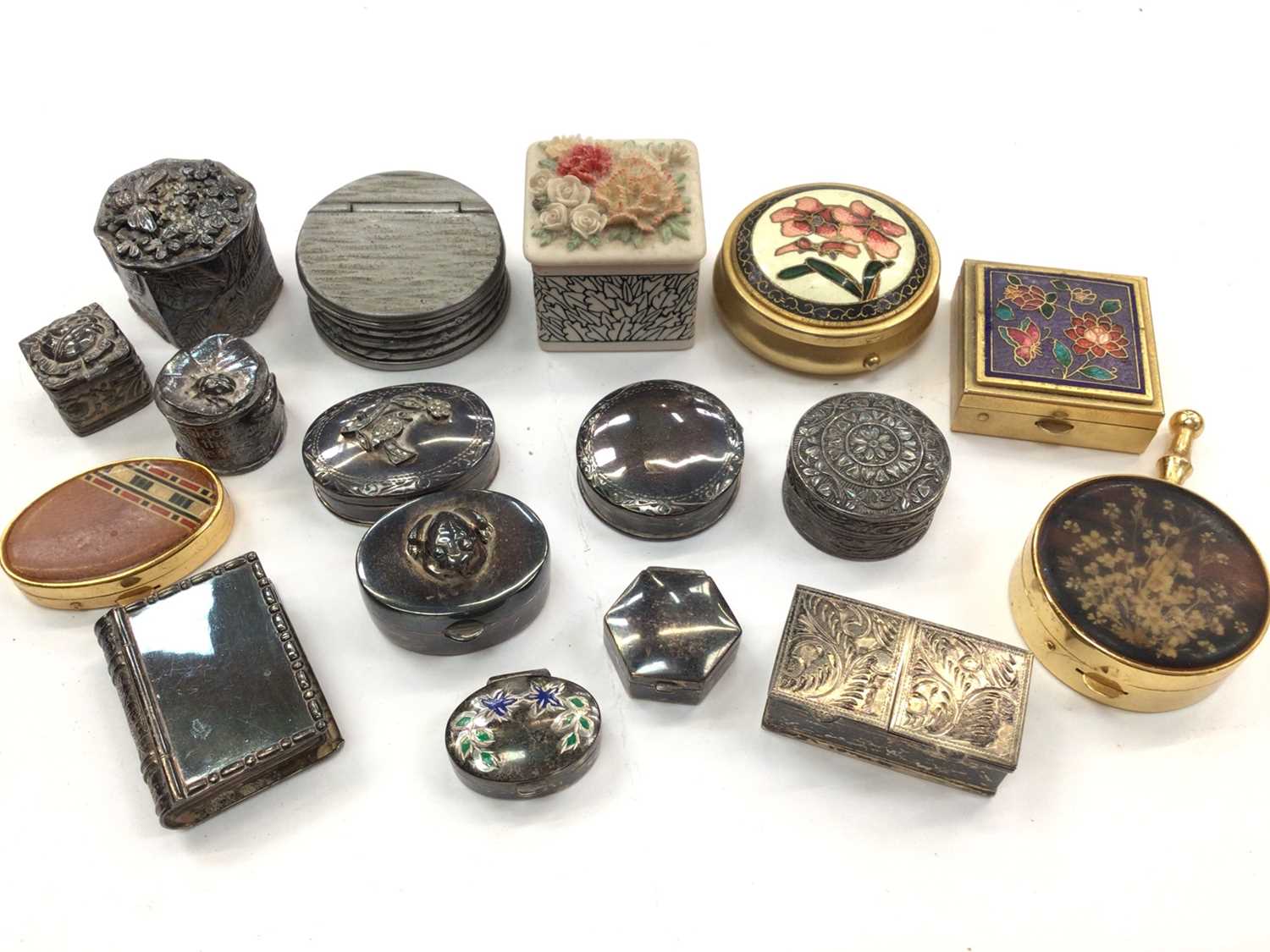 Lot 1021 - Group of silver and other pill boxes