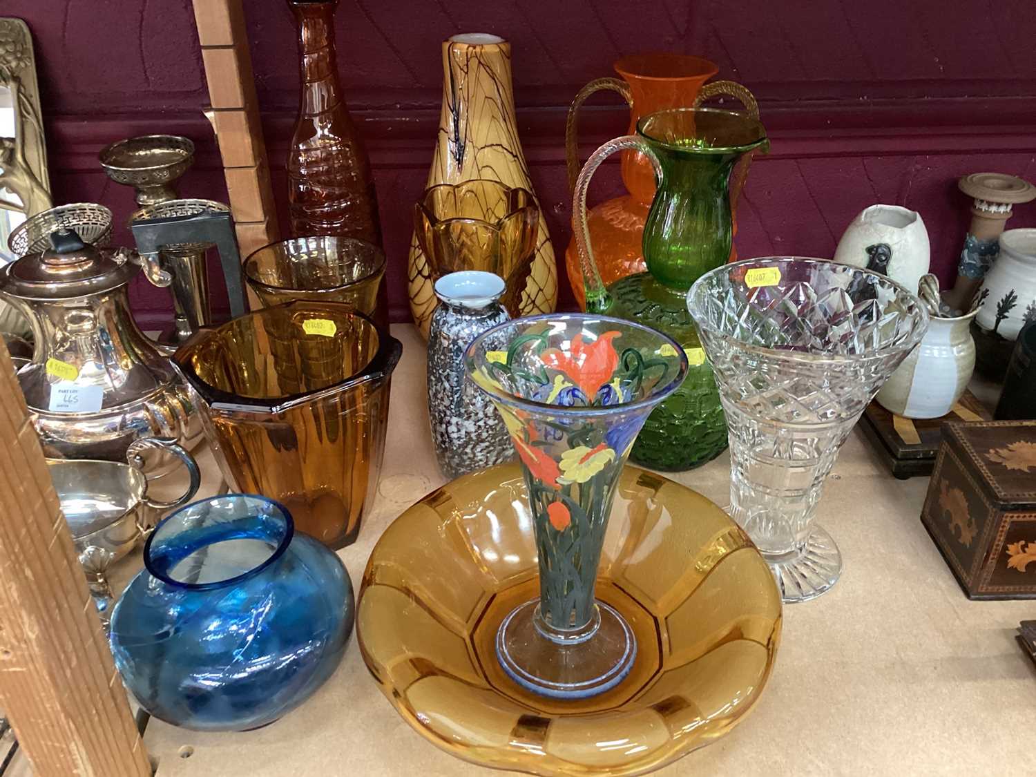 Lot 673 - Mid century art glass and studio glassware