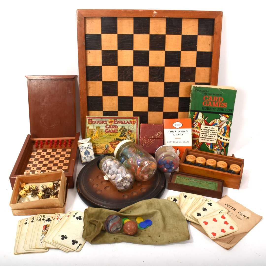 Lot 720 - Collection of vintage games including