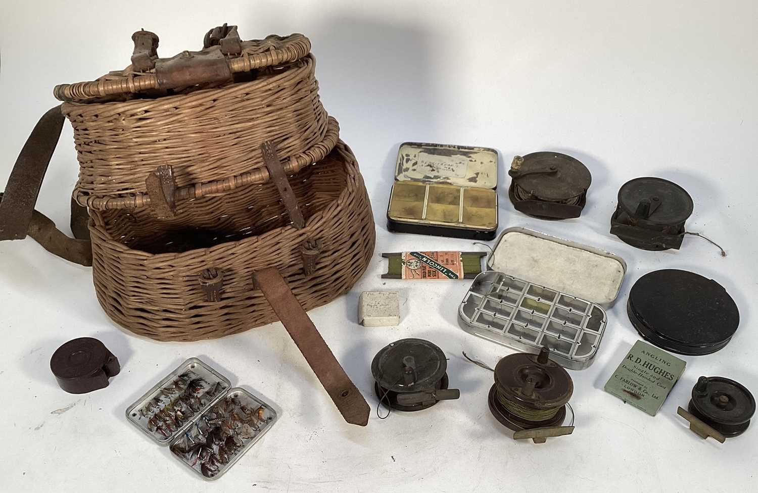 Lot 1199 - Collection of vintage fishing reels