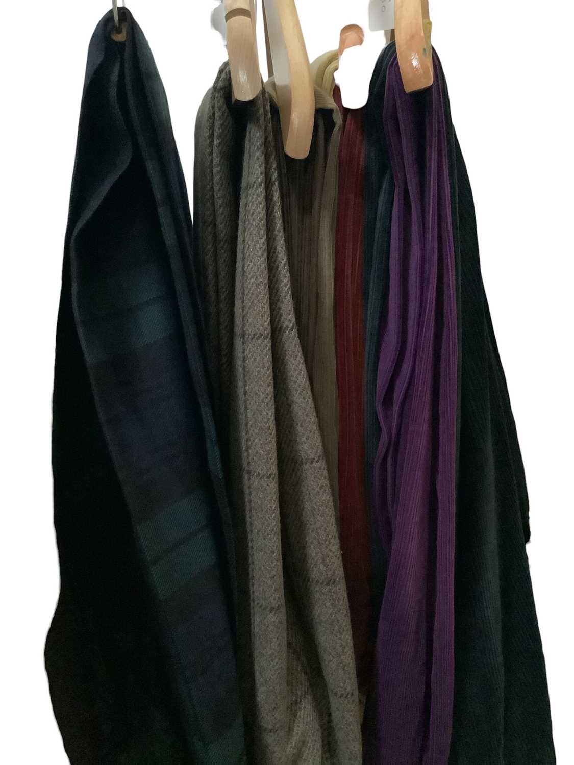 Lot 2130 - Selection of men's winter trousers
