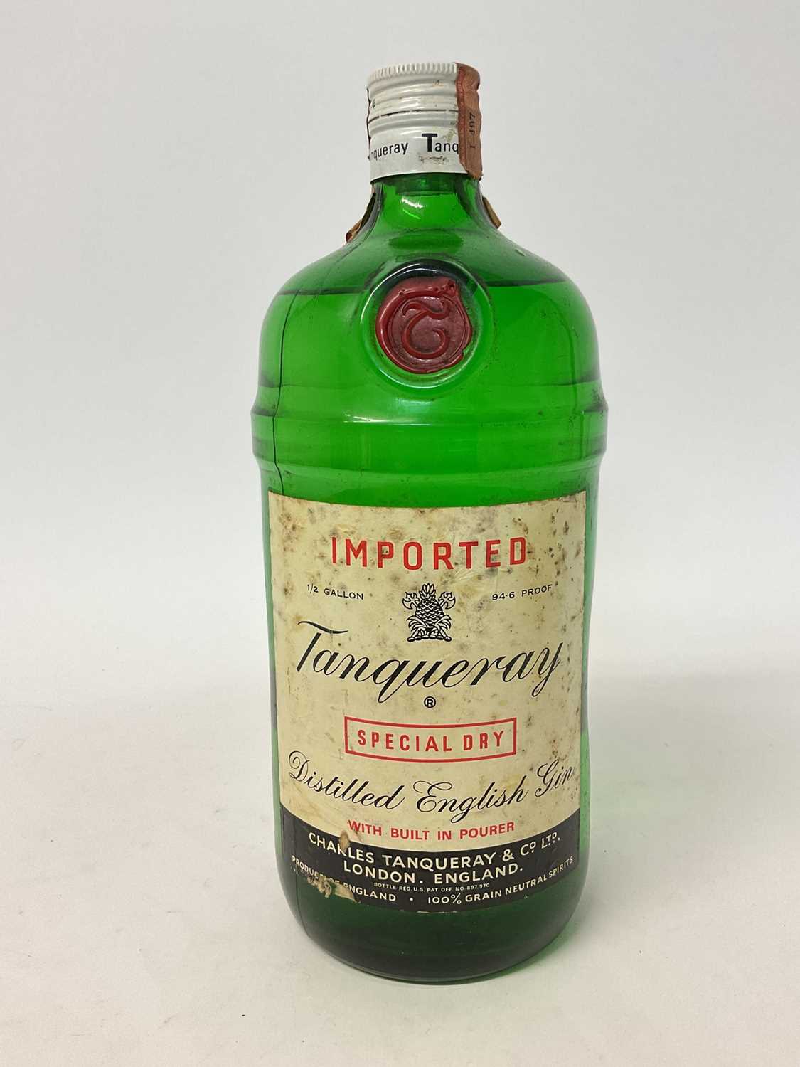 Lot 124 - Half gallon bottle of Tanqueray gin (1