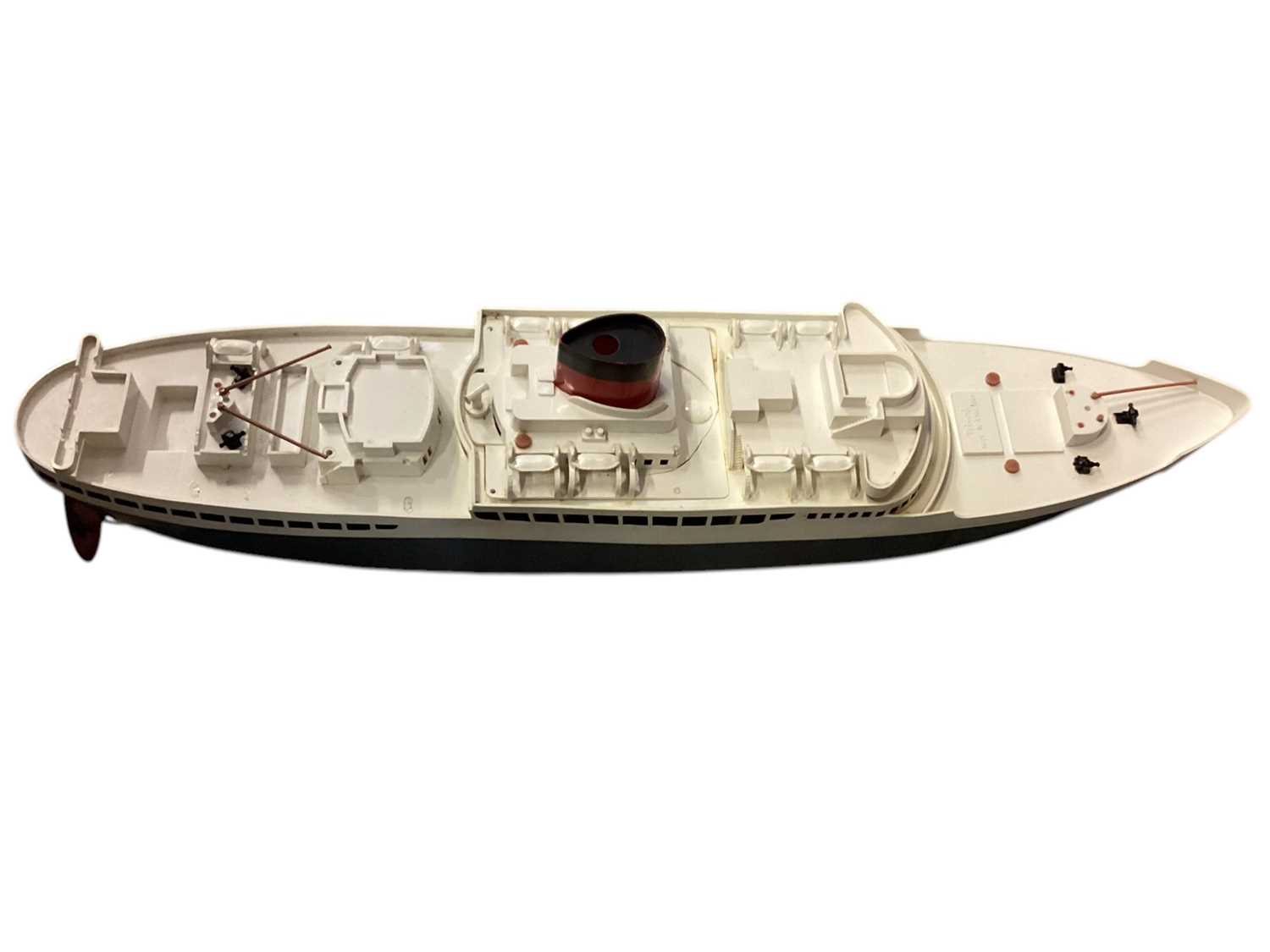 Lot 691 - Tri-Ang Ocean Liner clockwork boat new and