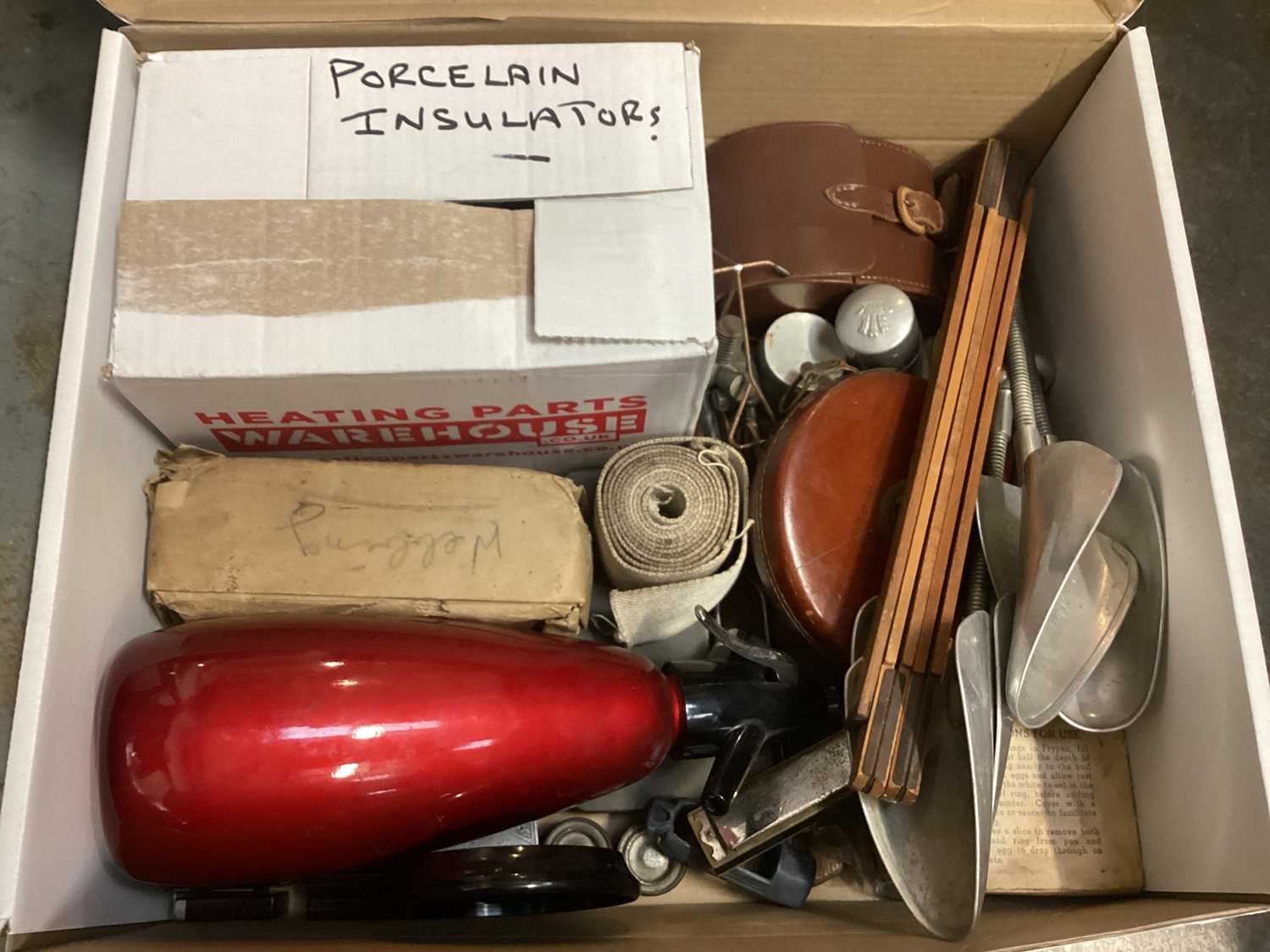 Lot 2525 - Sundry items, including kitchenalia