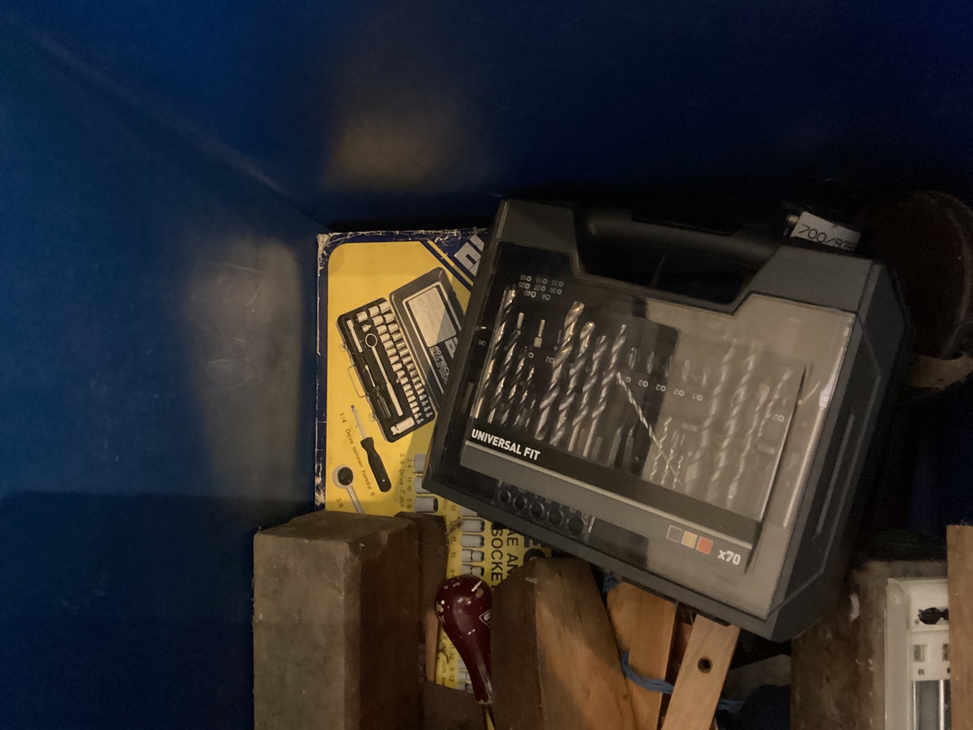 Lot 553 - Lot old wooden Jack planes and sundry tools