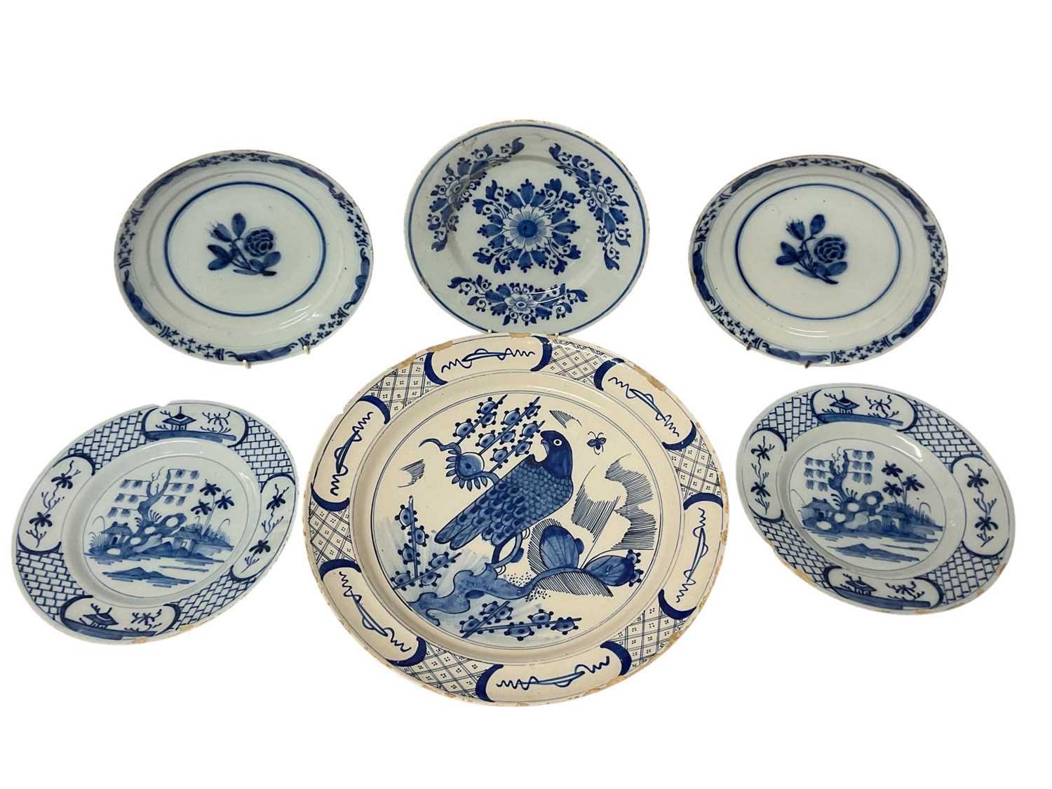 Lot 132 - Group of six 18th century Delft plates