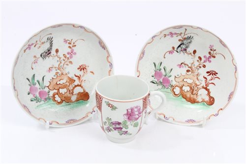 Lot 261 - Two 18th century Lowestoft Blackbird pattern