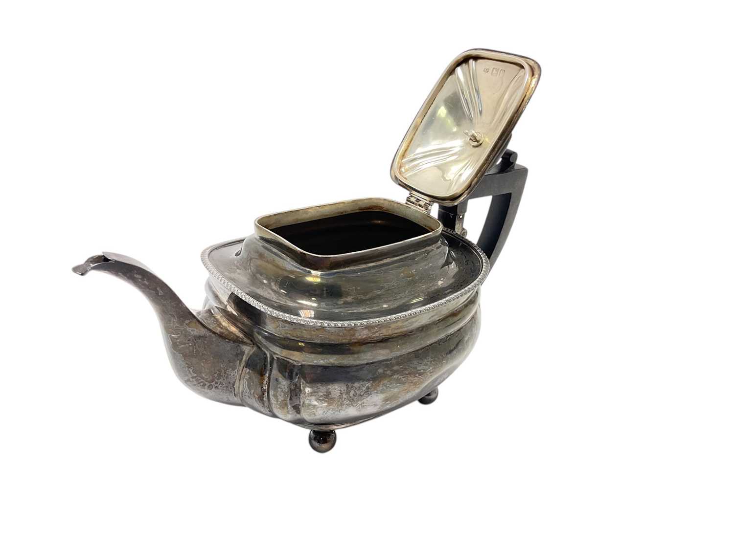 Lot 277 - Early George V silver teapot