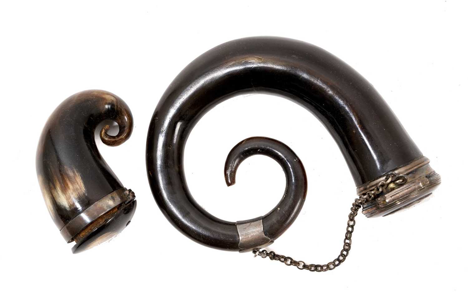 Lot 929 - 18th century Scottish silver mounted horn