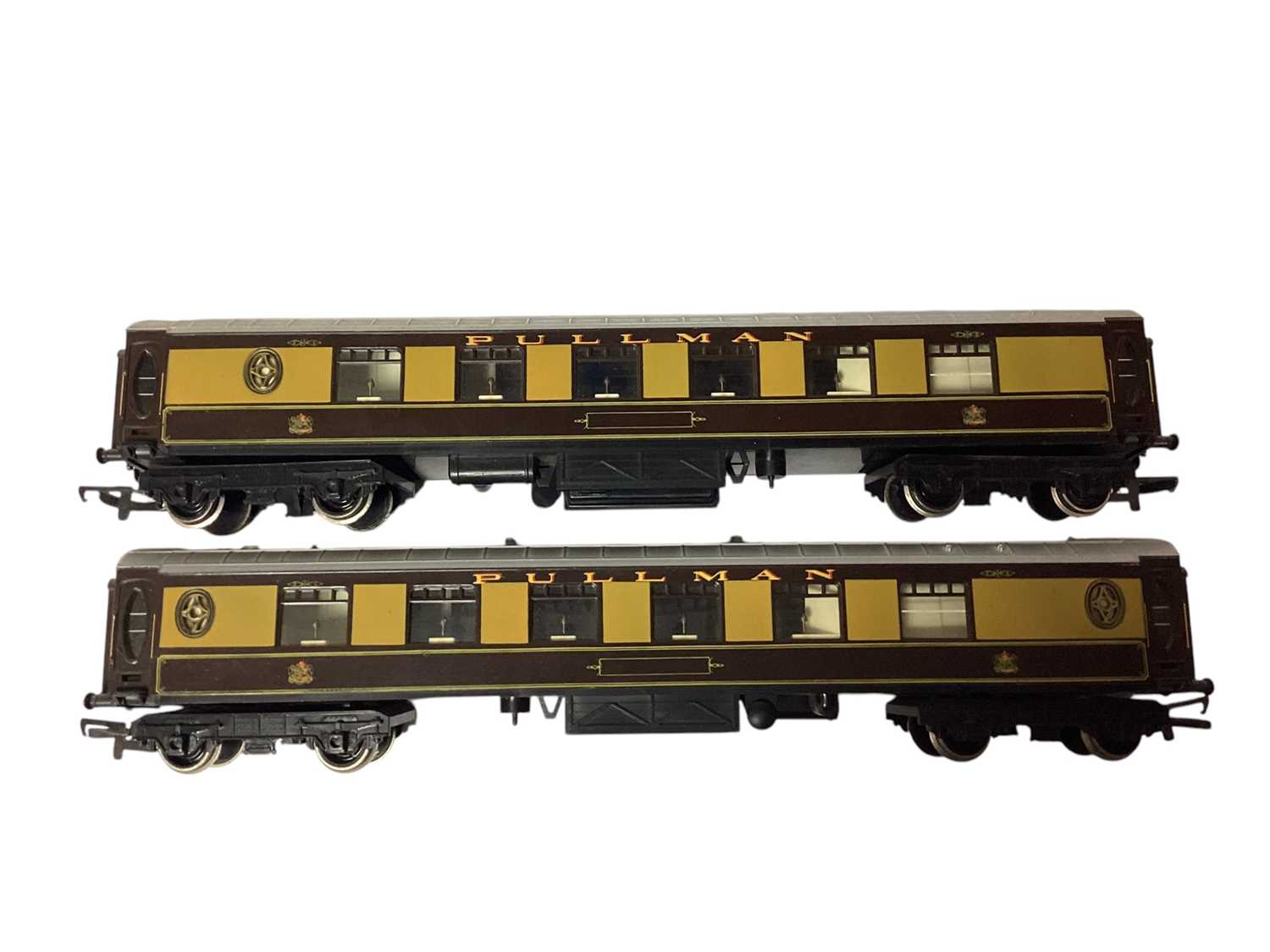 Lot 1826 - Hornby OO Gauge Pullman First Class Brake