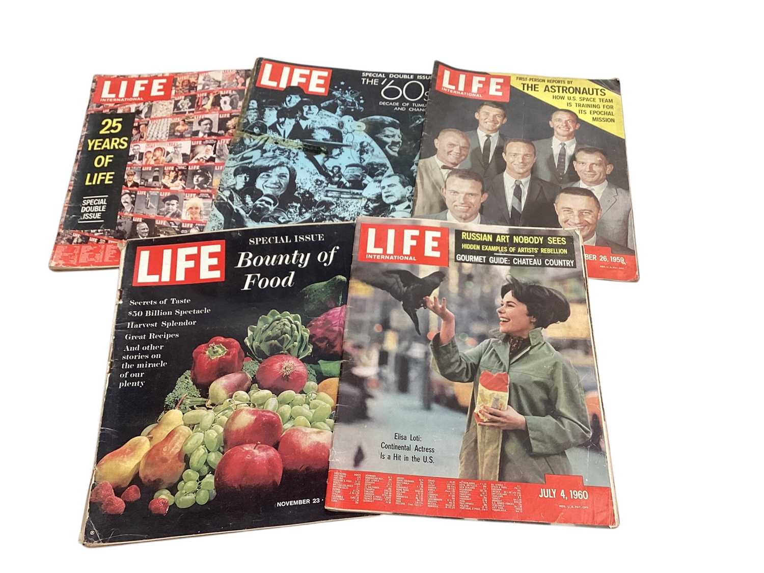 Lot 1500 - Life Magazines (5) includes references to