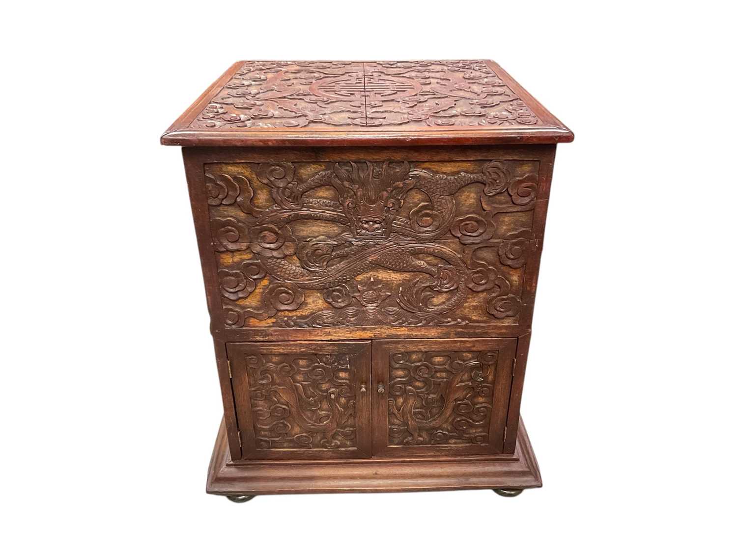 Lot 2475 - Chinese gramophone box, made of carved