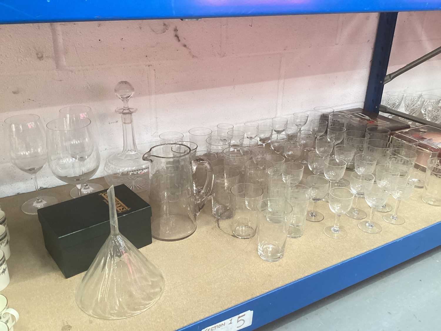 Lot 1293 - Edwardian etched glass part table service