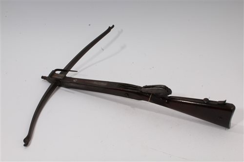 Lot 909 - A late 18th century English stonebow with