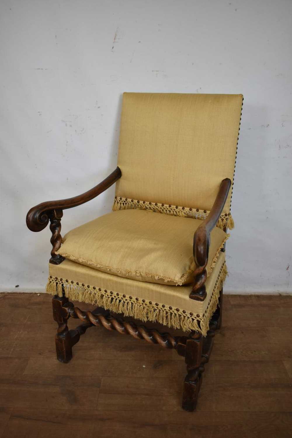 Lot 1435 - 17th century Carolean style walnut open