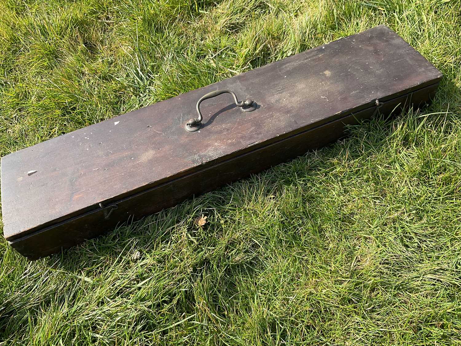 Lot 1457 - 18th century pine gun box, with surmounting