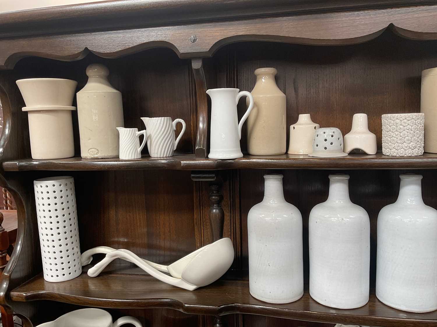 Lot 616 - Two shelves of antique and later kitchenalia