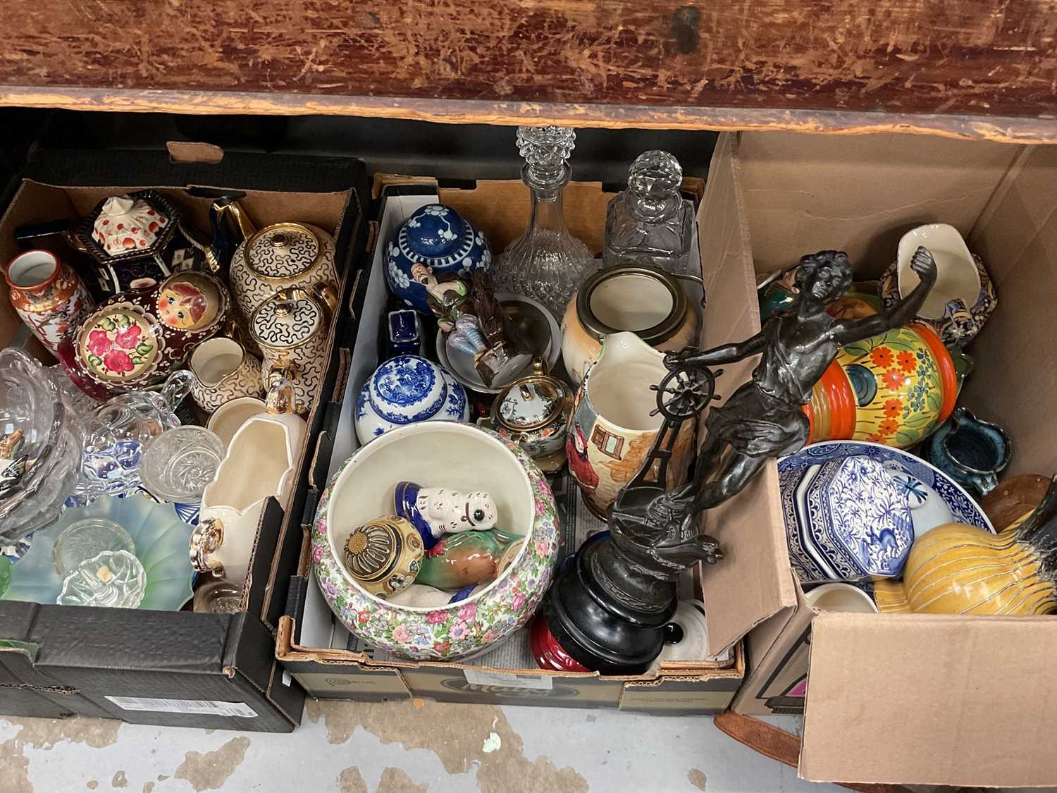 Lot 69 - Group of china and glassware, including a