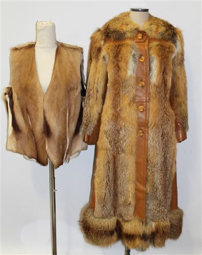 Lot 3086 - Vintage red fox fur and leather coat