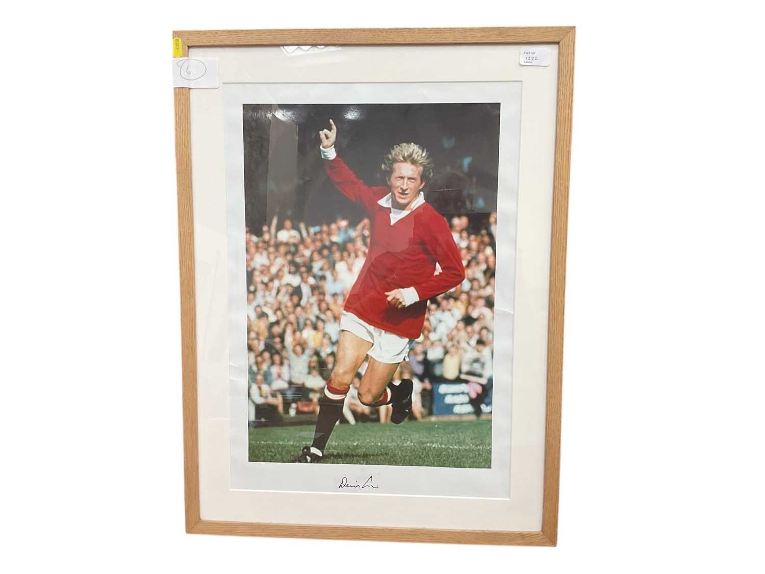 Lot 1222 - Quantity of Manchester United memorabilia