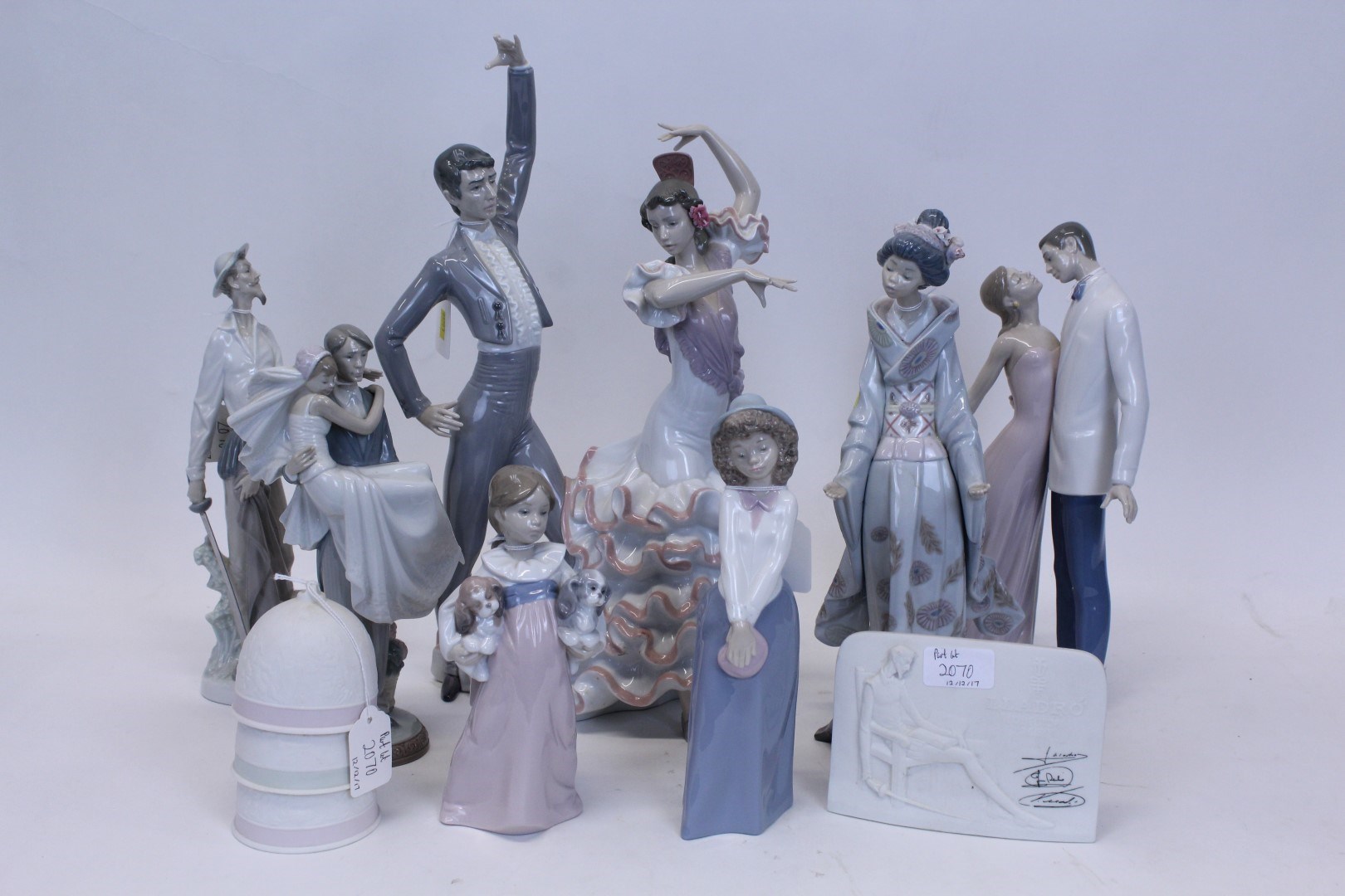 Lot 2070 - Selection of Lladro porcelain figures