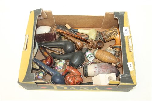 Lot 4257 - Assorted 19th / 20th century pipes
