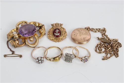 Lot 3387 - Gold (9ct) and enamel sweetheart brooch,