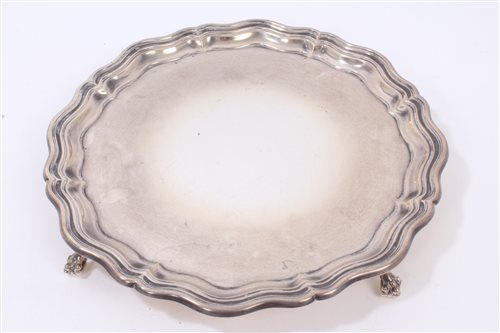Lot 316 - Early George V Silverer salver of octagonal